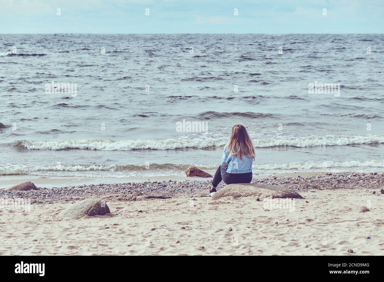 Woman silhouette sad depressed beach hi-res stock photography and ...