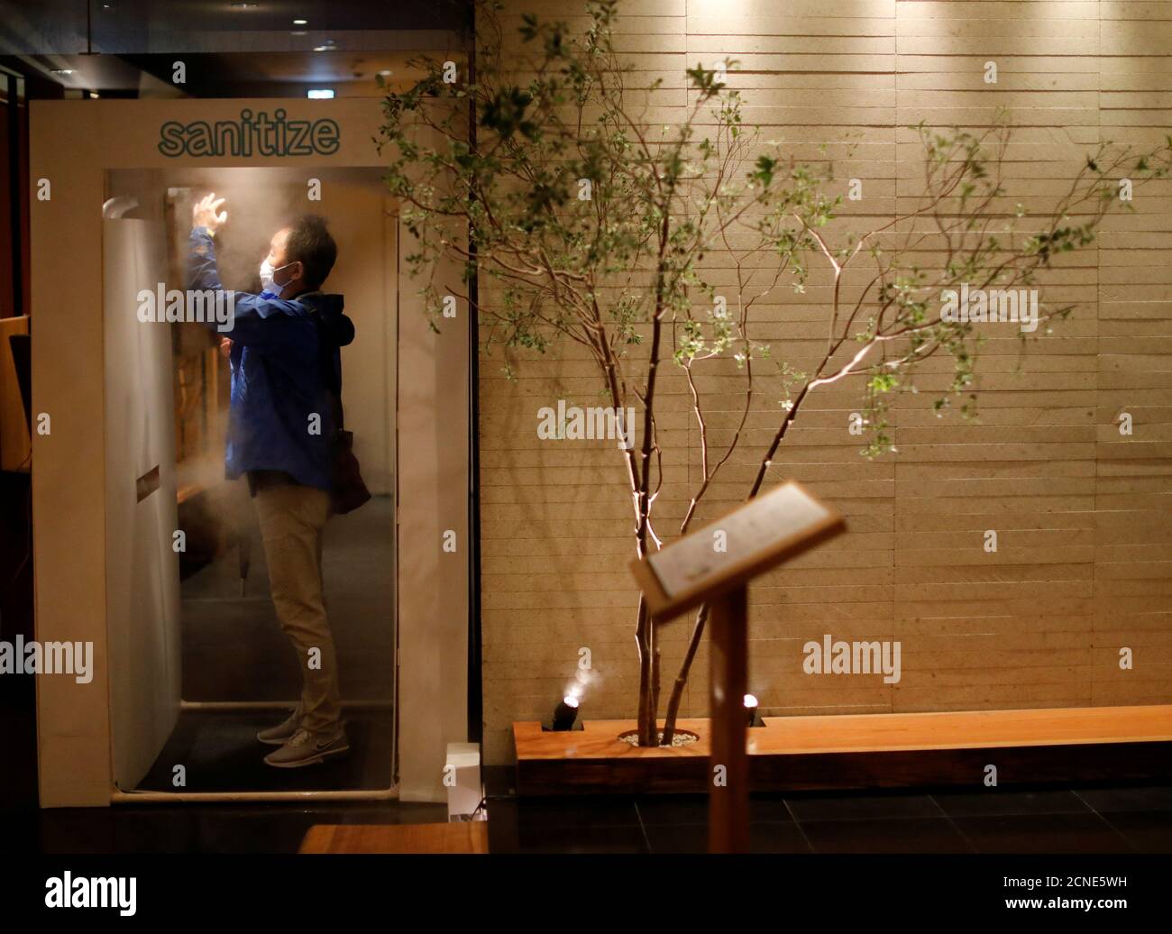 Hypochlorous acid hi-res stock photography and images - Alamy