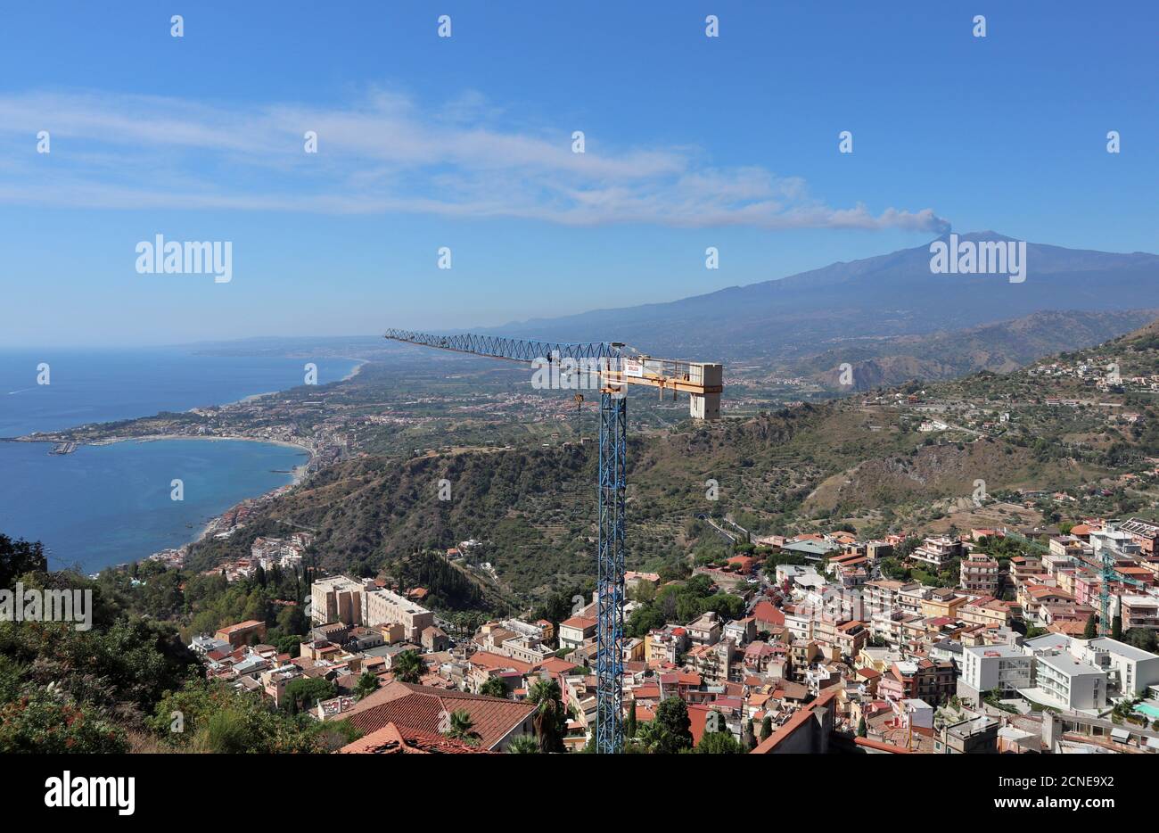 Castelmola - Fumate dell'Etna dal borgo Stock Photo - Alamy
