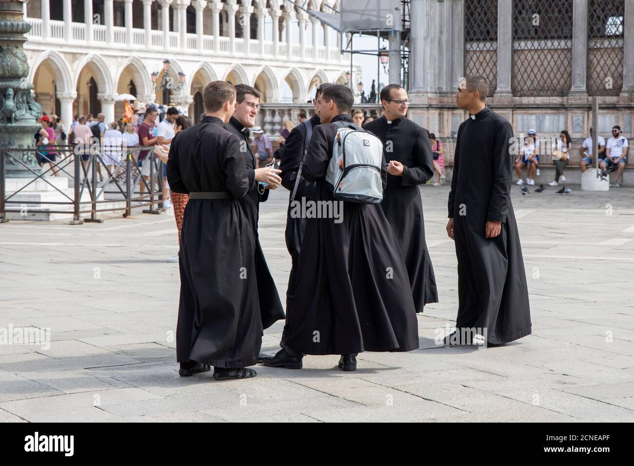 Group of priests hi-res stock photography and images - Alamy