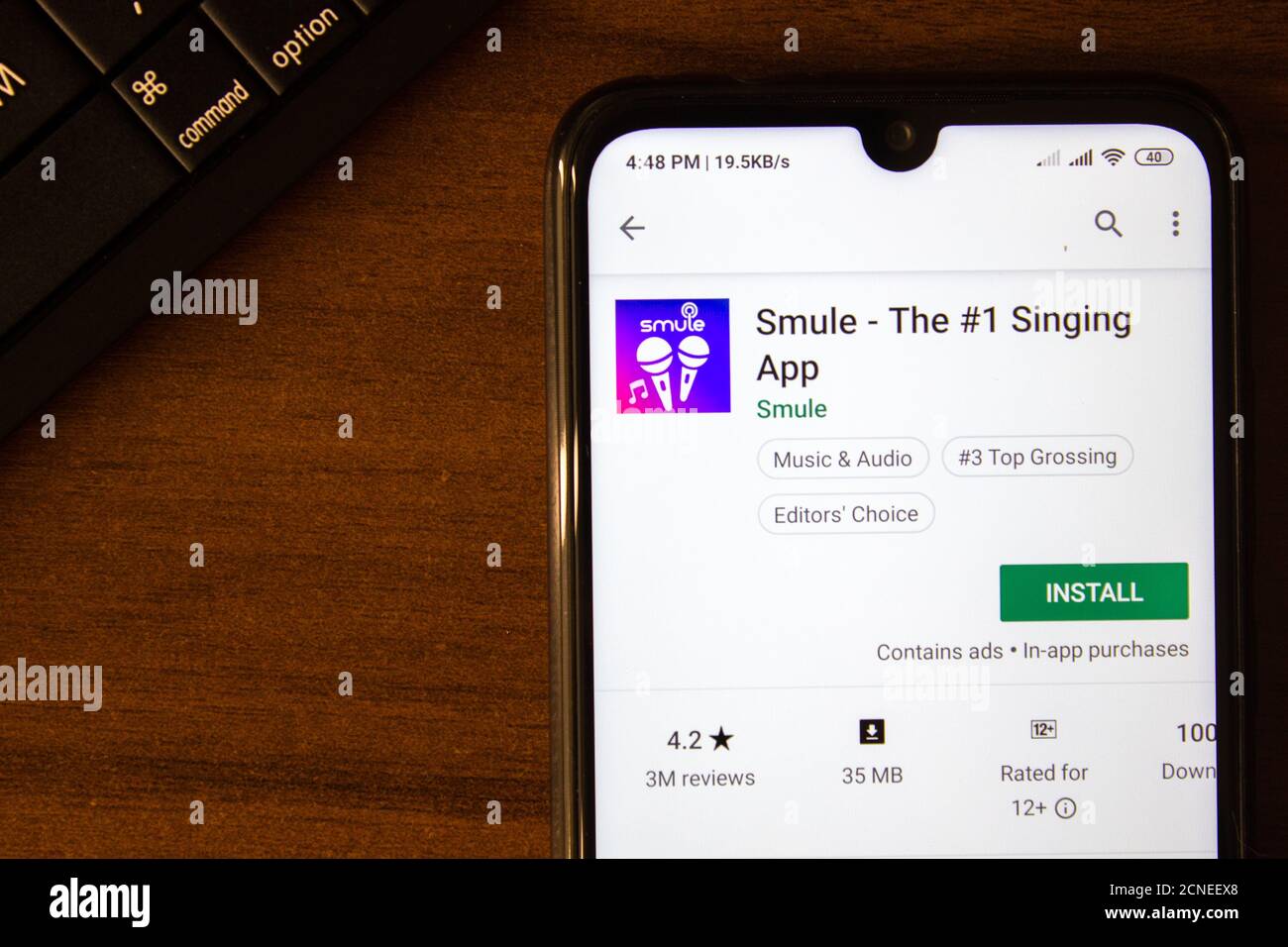 Smule logo hi-res stock photography and images - Alamy