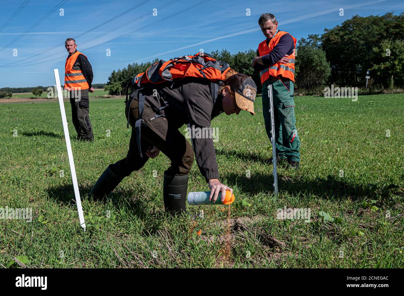 18 September 2020, Brandenburg, Schenkendöbern: During a presentation ...