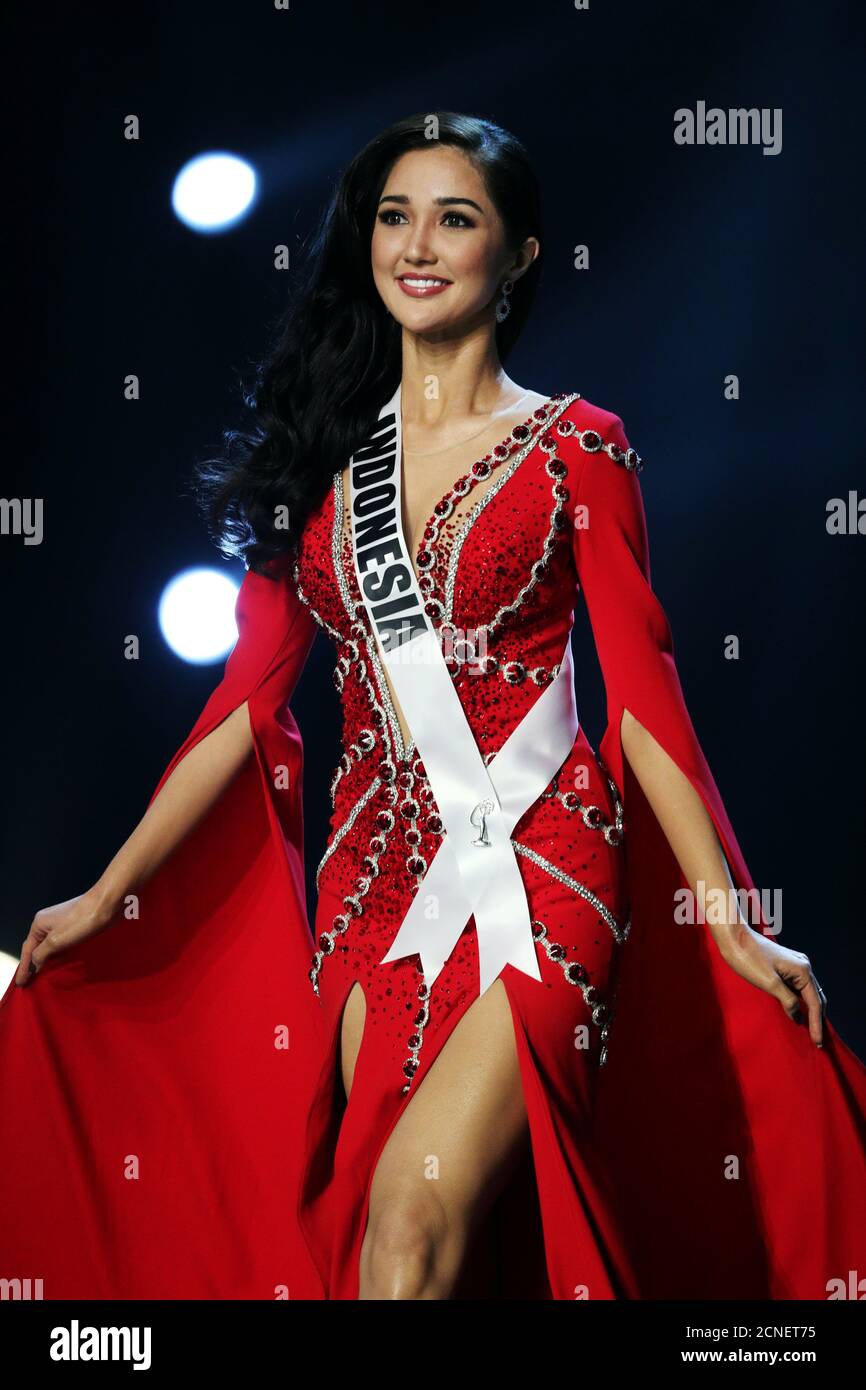 Miss thailand gown hi-res stock photography and images - Alamy