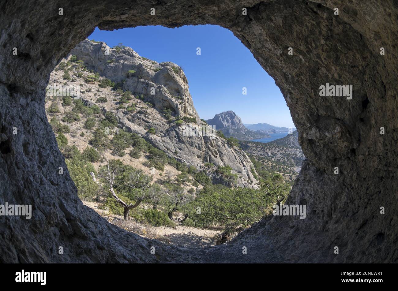 Small cave hi-res stock photography and images - Alamy