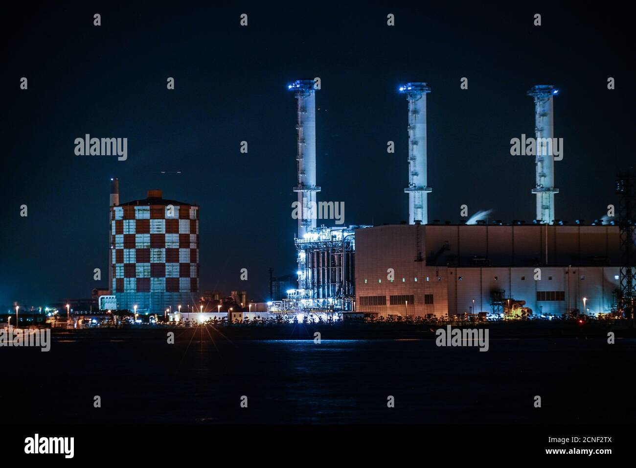 Industrial building night hi-res stock photography and images - Alamy