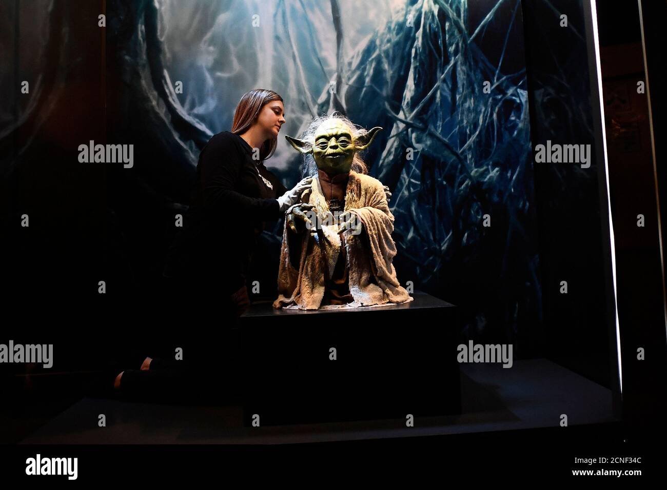 Yoda puppet hi-res stock photography and images - Alamy