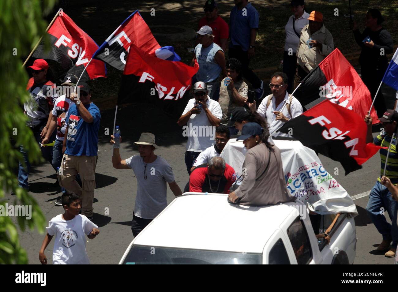 2018 fsln supporters nicaragua hi-res stock photography and images - Alamy