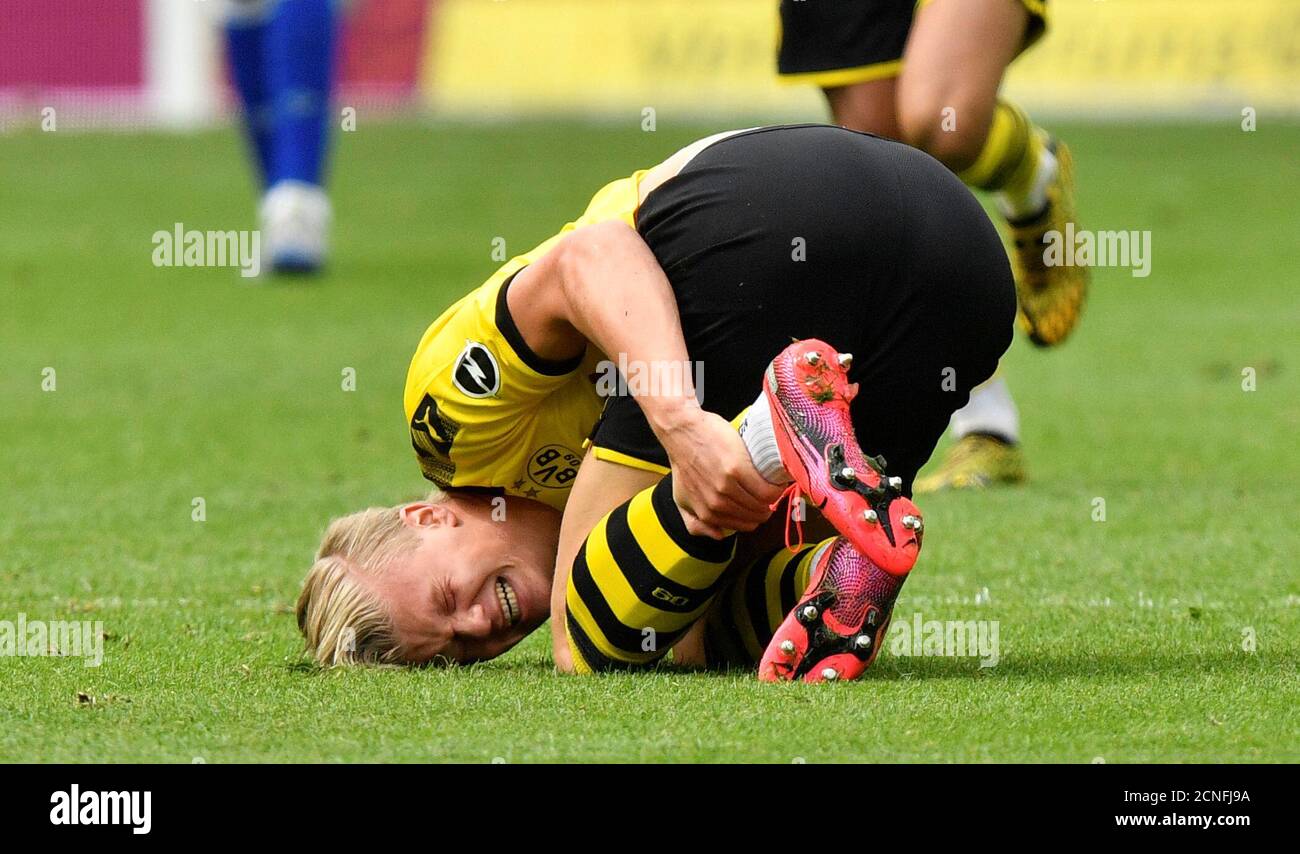 Erling haaland injured hi-res stock photography and images - Alamy