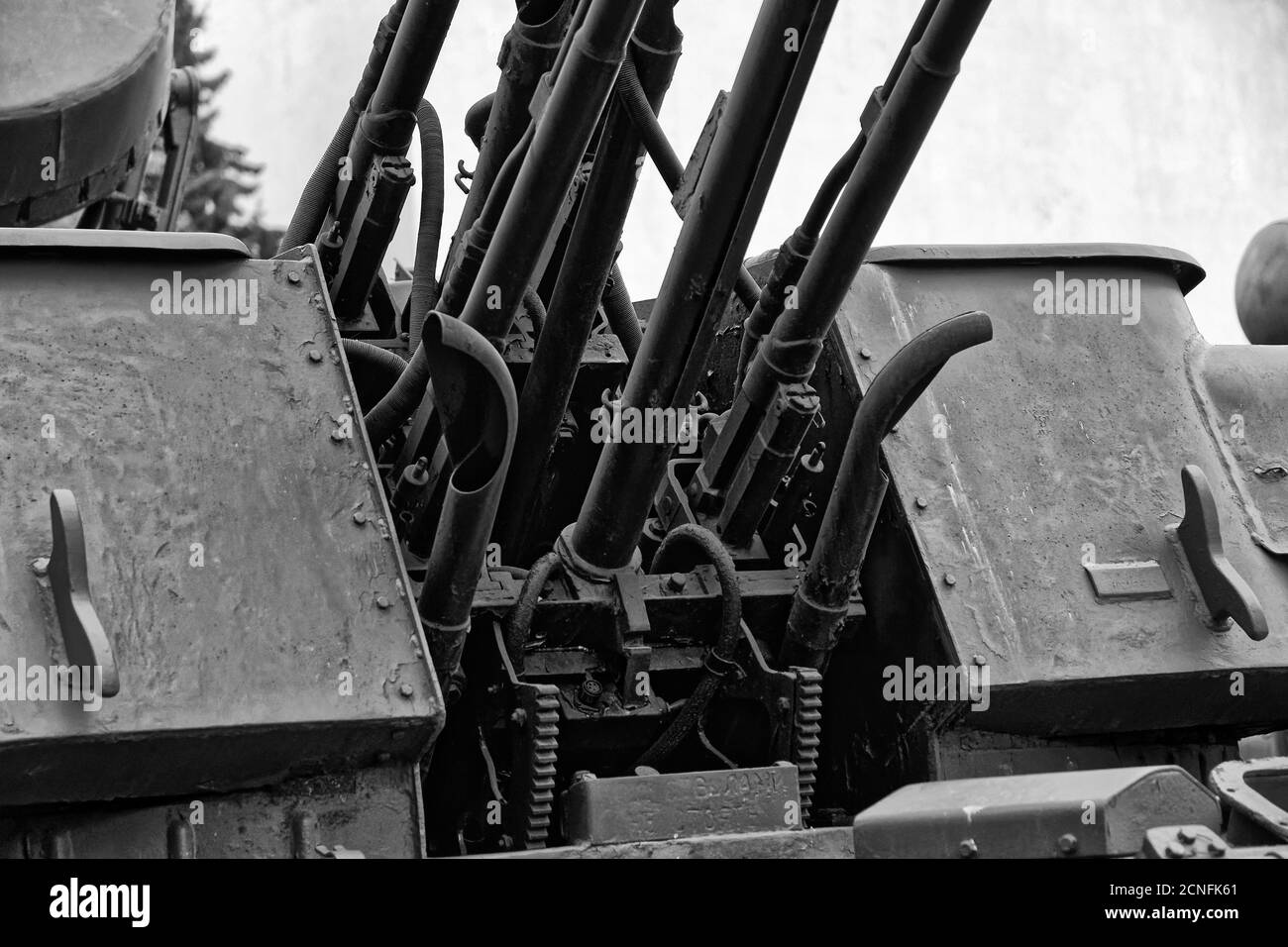 Self propelled anti aircraft gun hi-res stock photography and images ...