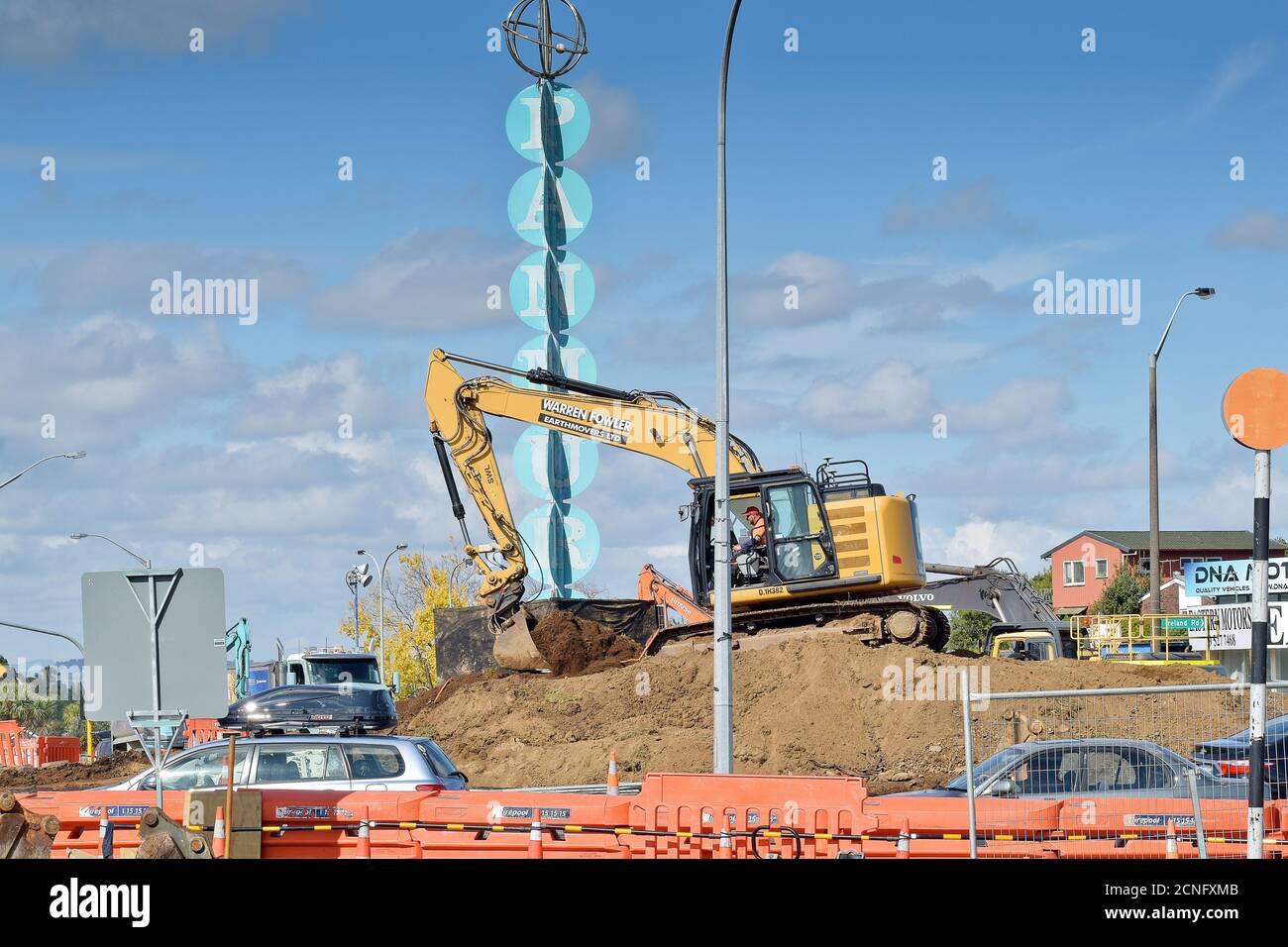 New zealand road sign gravel hi-res stock photography and images - Alamy