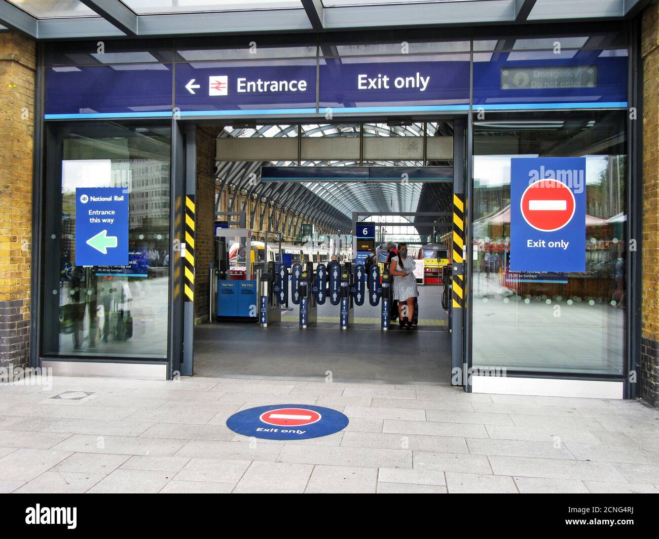 One way entrance and exit only at London Kings Cross rail station Stock ...