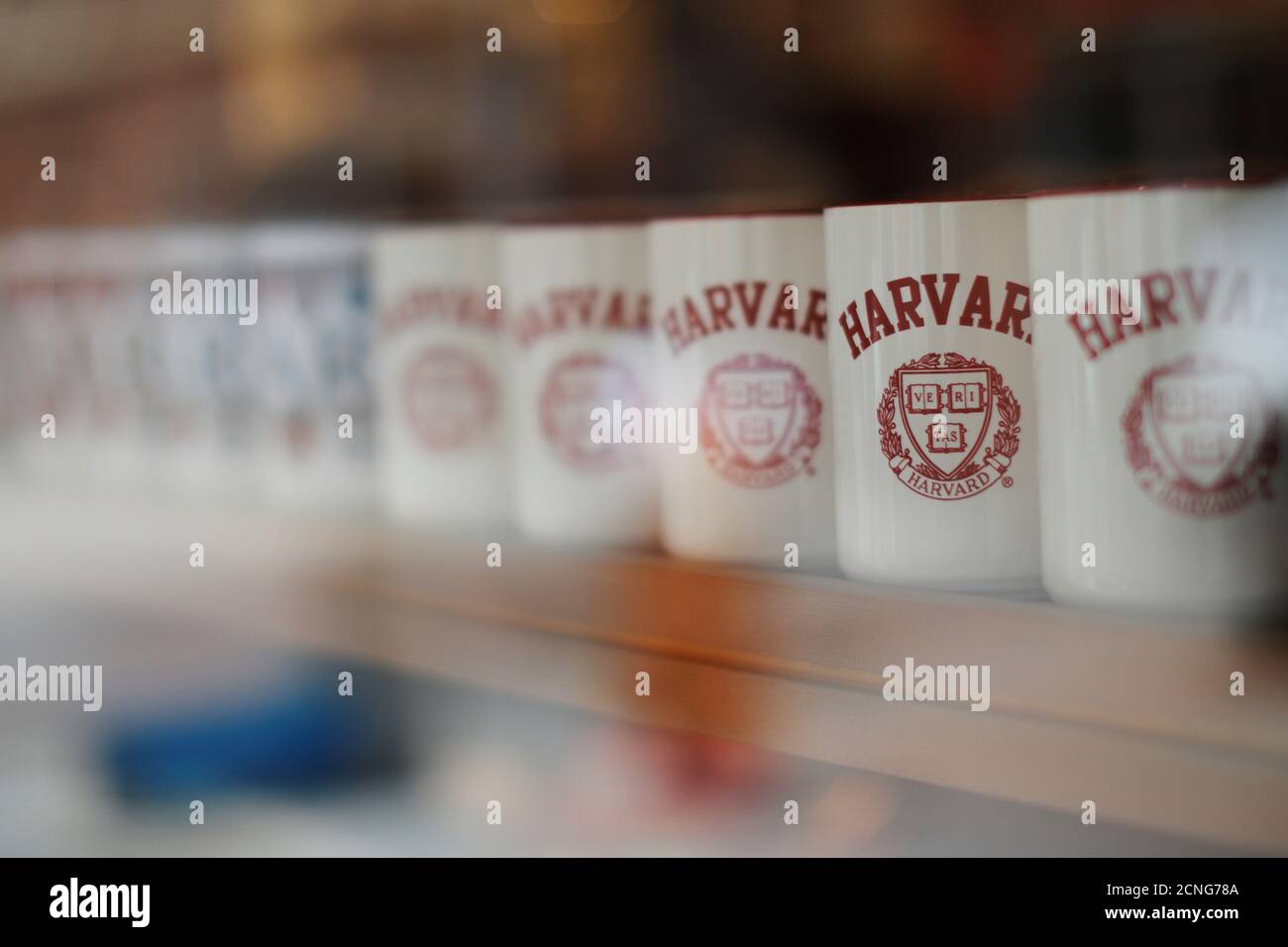 Harvard university logo hi-res stock photography and images - Alamy