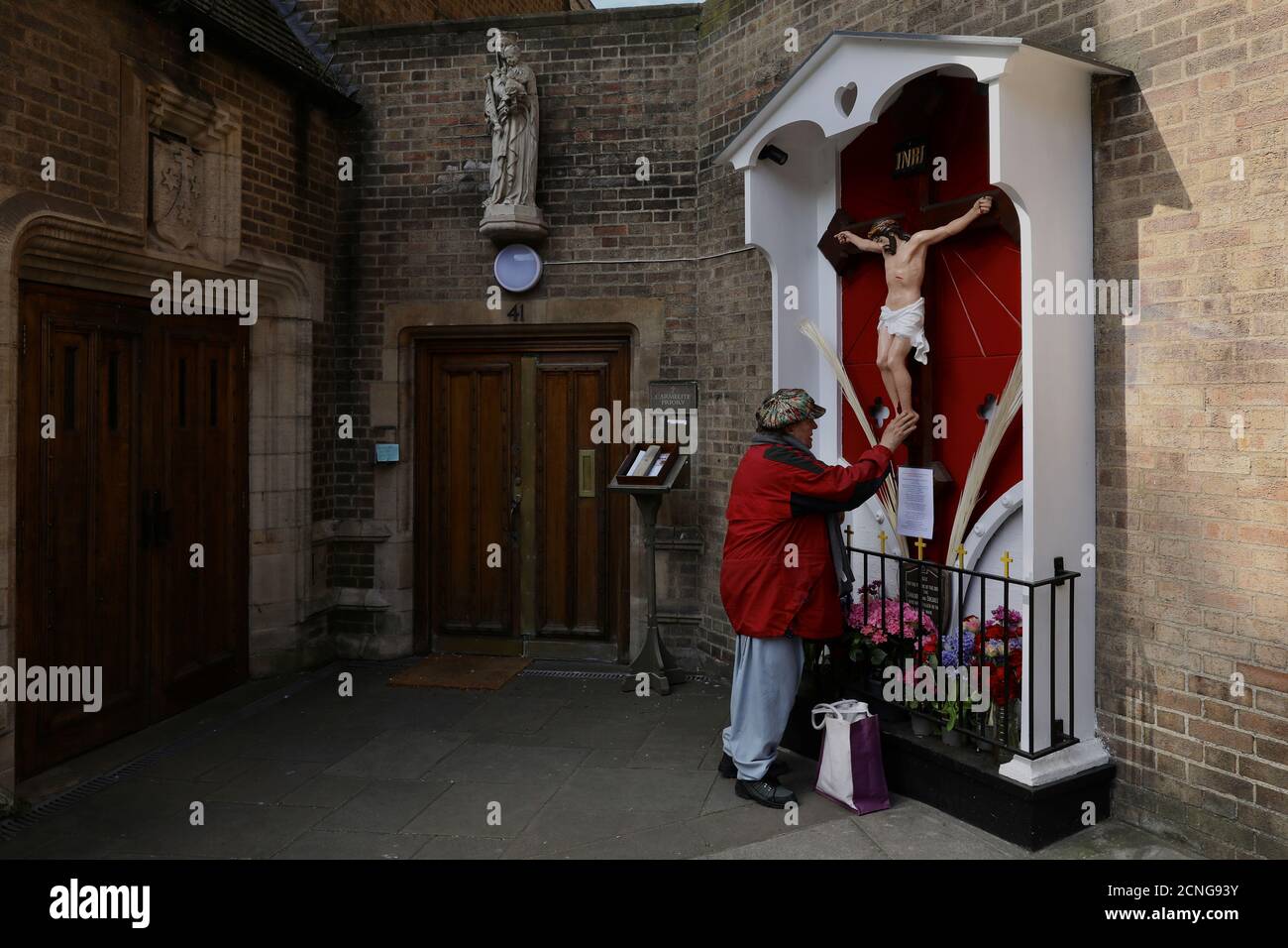 Woman touches jesus hi-res stock photography and images - Alamy