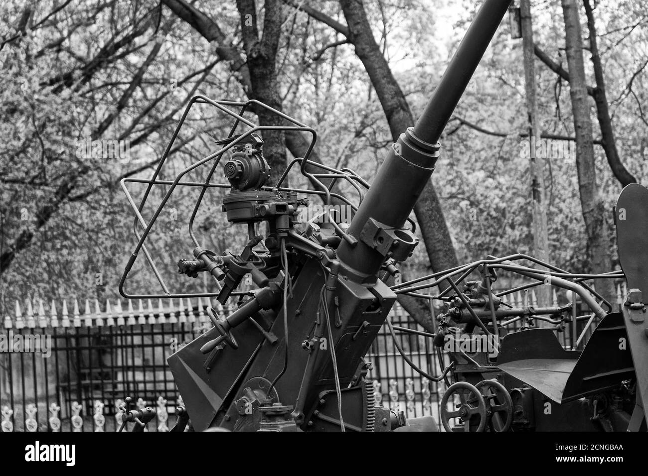 40 mm bofors anti aircraft gun Black and White Stock Photos & Images ...