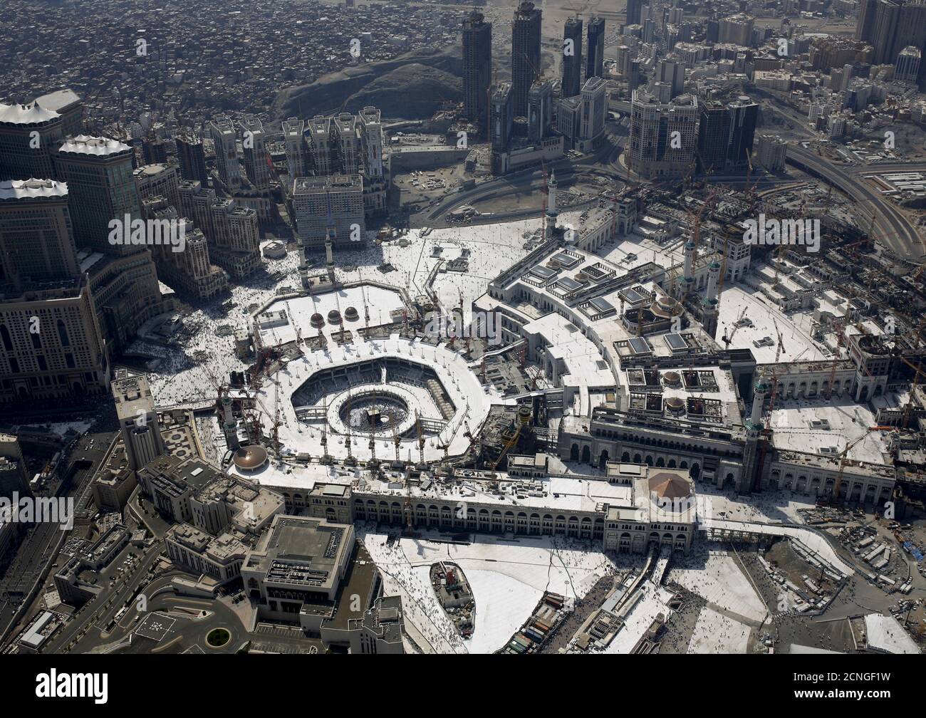 Grand mosque mecca aerial view hi-res stock photography and images - Alamy