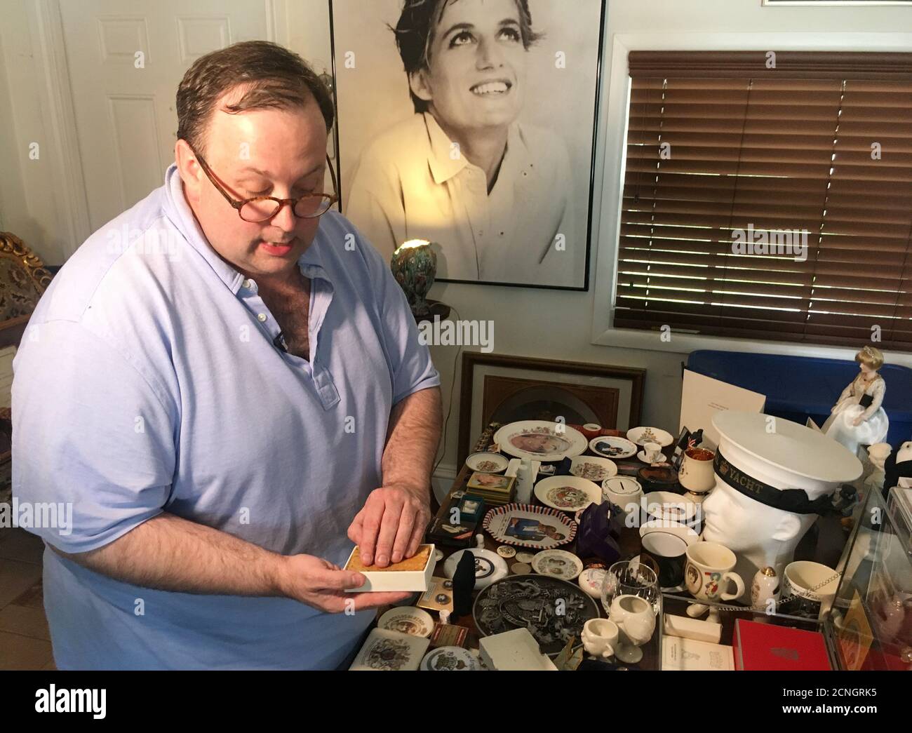 Royal family memorabilia hi-res stock photography and images - Alamy