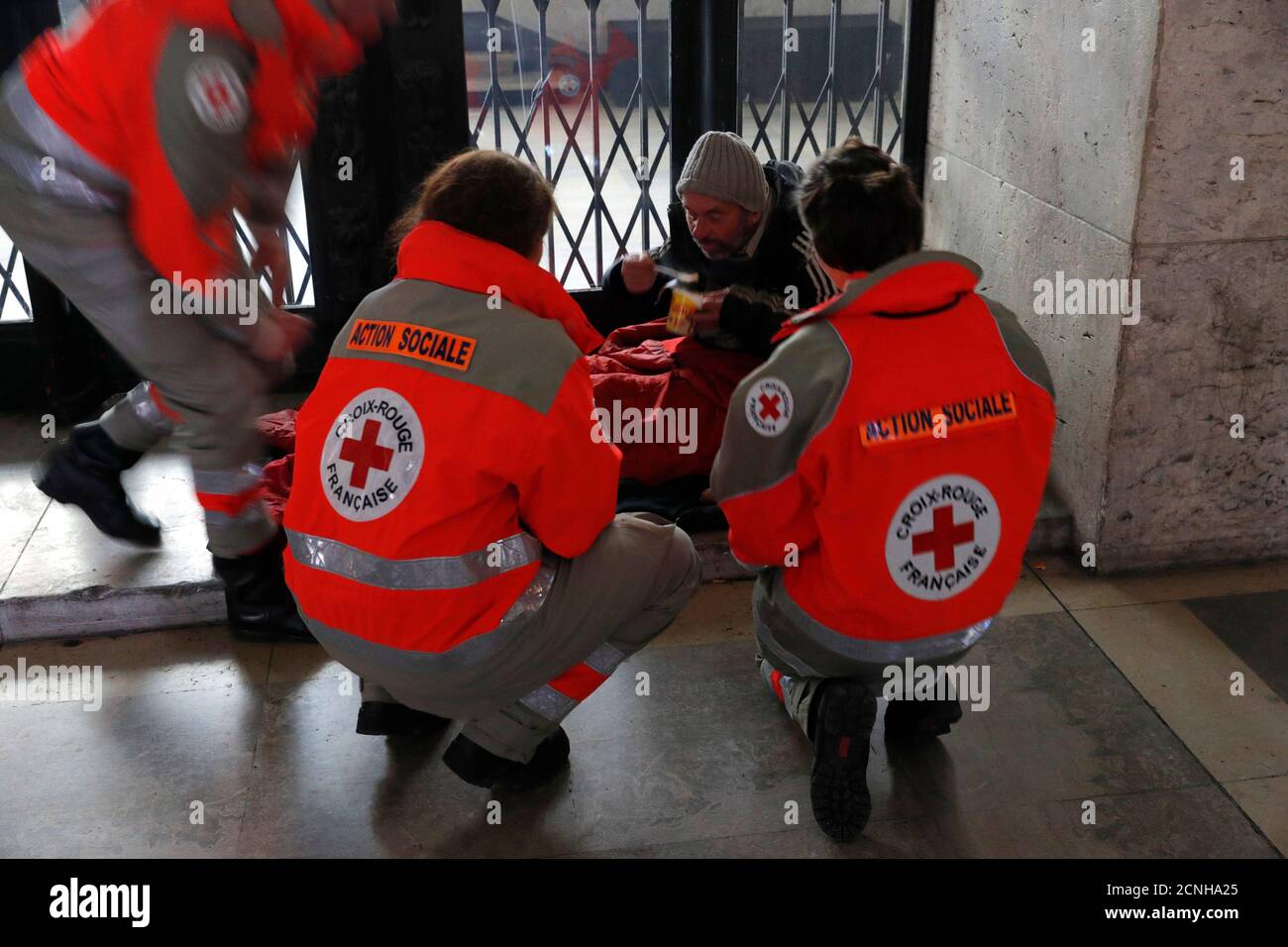 Paris homeless red cross hi-res stock photography and images - Alamy