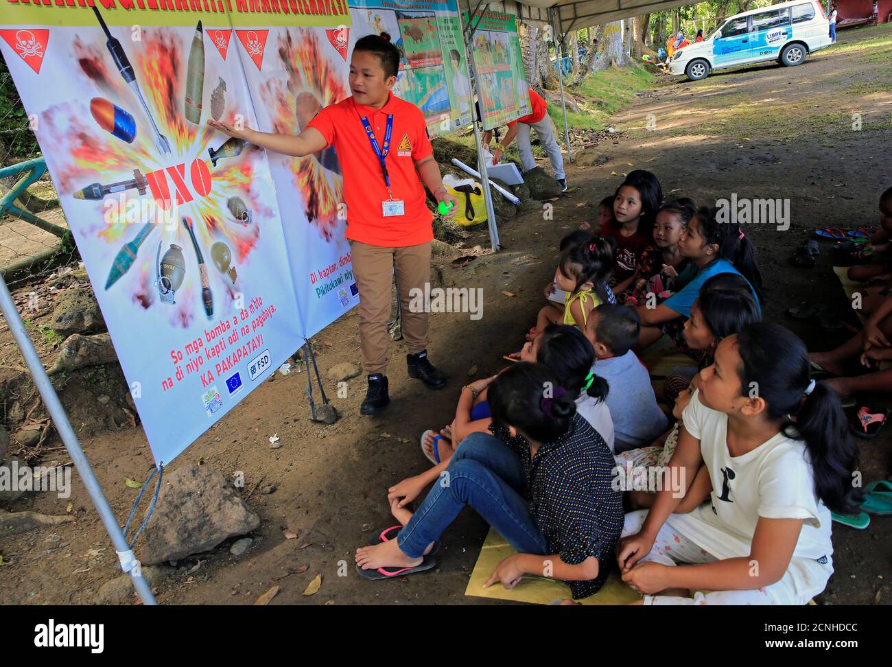 Evacuation of children poster hi-res stock photography and images - Alamy