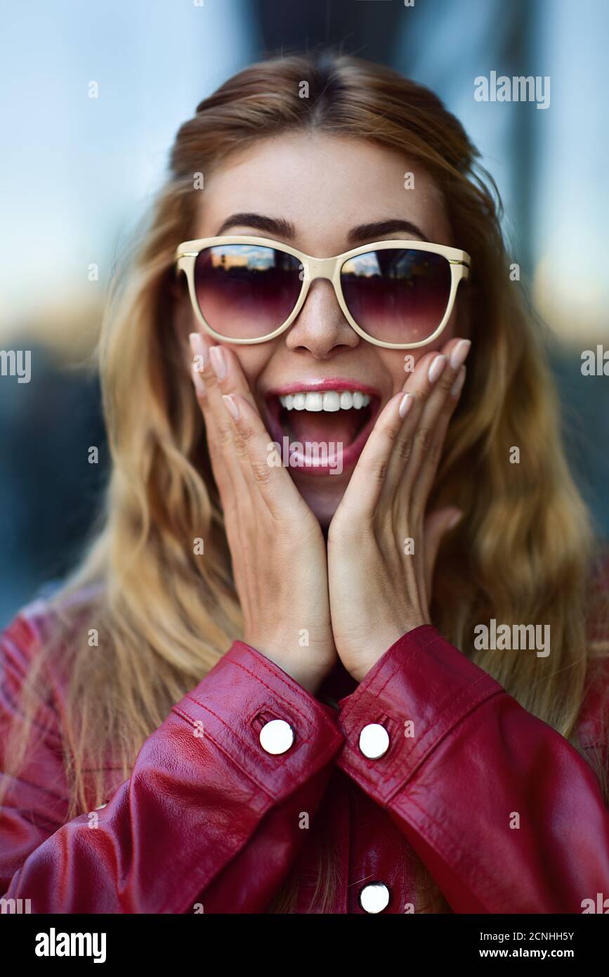 Close Up Portrait Of A Beautiful Smiling Girl In Sunglasses With Nice