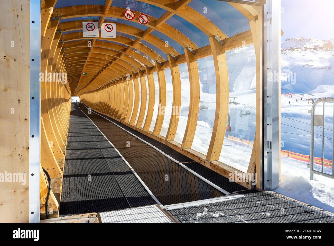 Magic lift hi-res stock photography and images - Alamy