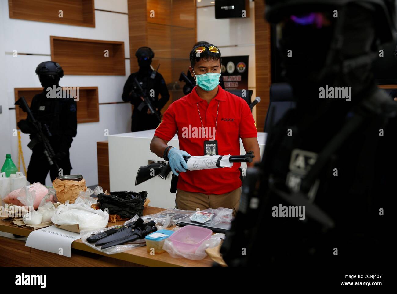 Plainclothes security officer hi-res stock photography and images - Alamy