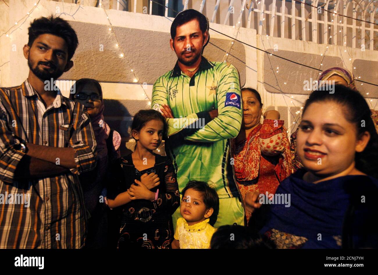 Life size poster hi-res stock photography and images - Alamy