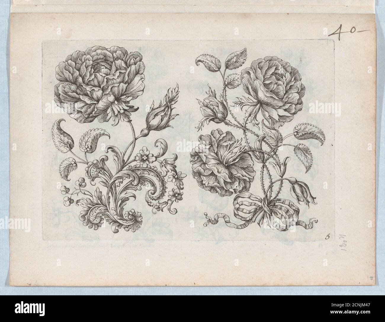 Small flower motifs hi-res stock photography and images - Alamy