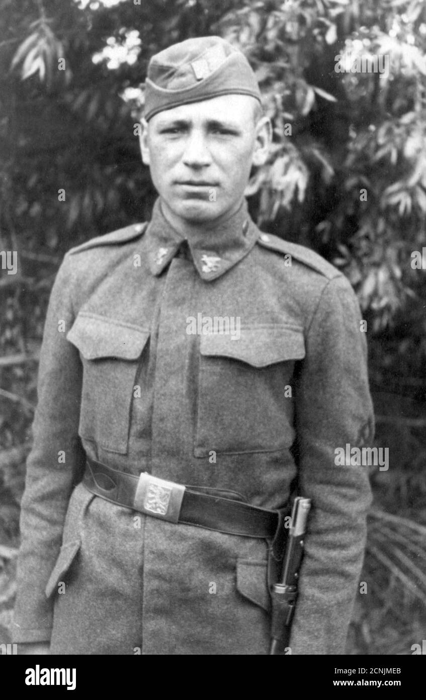 Czech soldier ww2 hi-res stock photography and images - Alamy