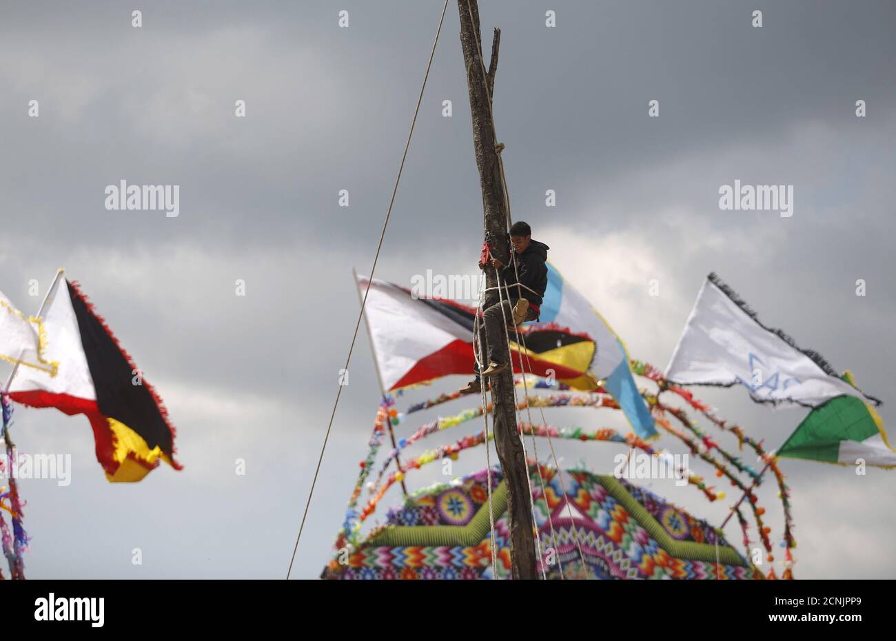 Giant kites cemetery hi-res stock photography and images - Alamy
