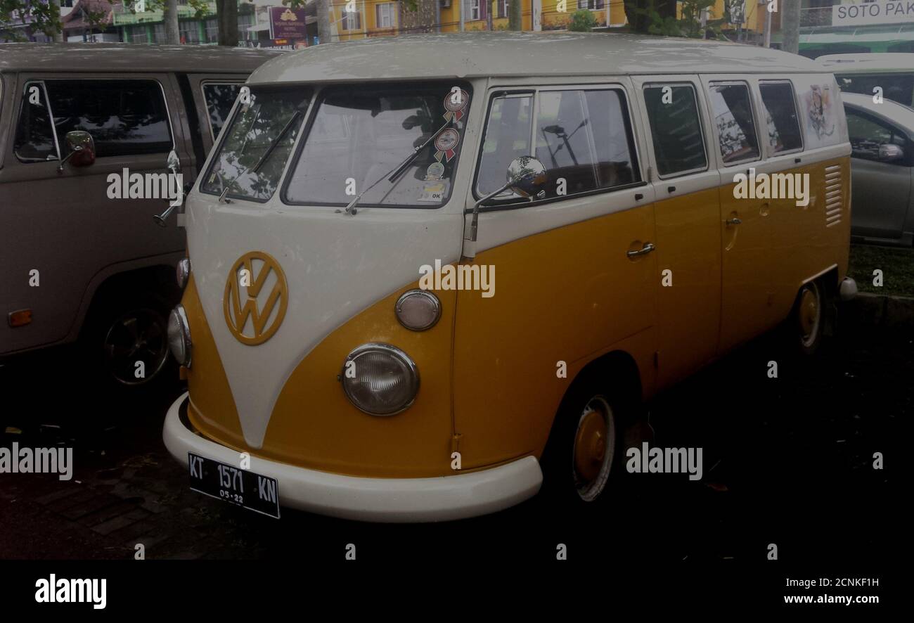 Full lenght front view from one VW Bulli, VW Combi, Nr. 1, with spli ...