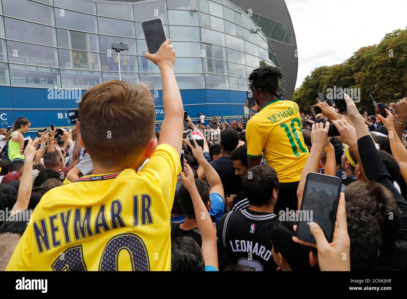 Parc des princes stadium outside hi-res stock photography and images ...