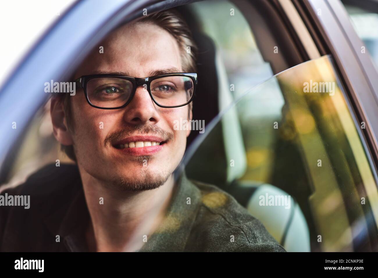 Driving close hi-res stock photography and images - Alamy