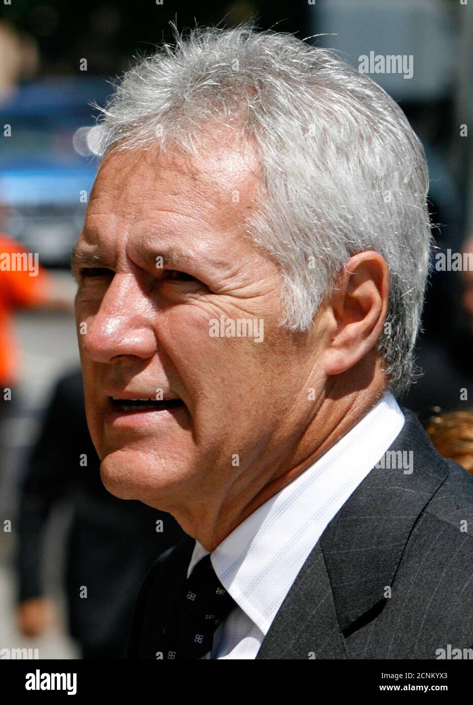 Alex trebeck hi-res stock photography and images - Alamy