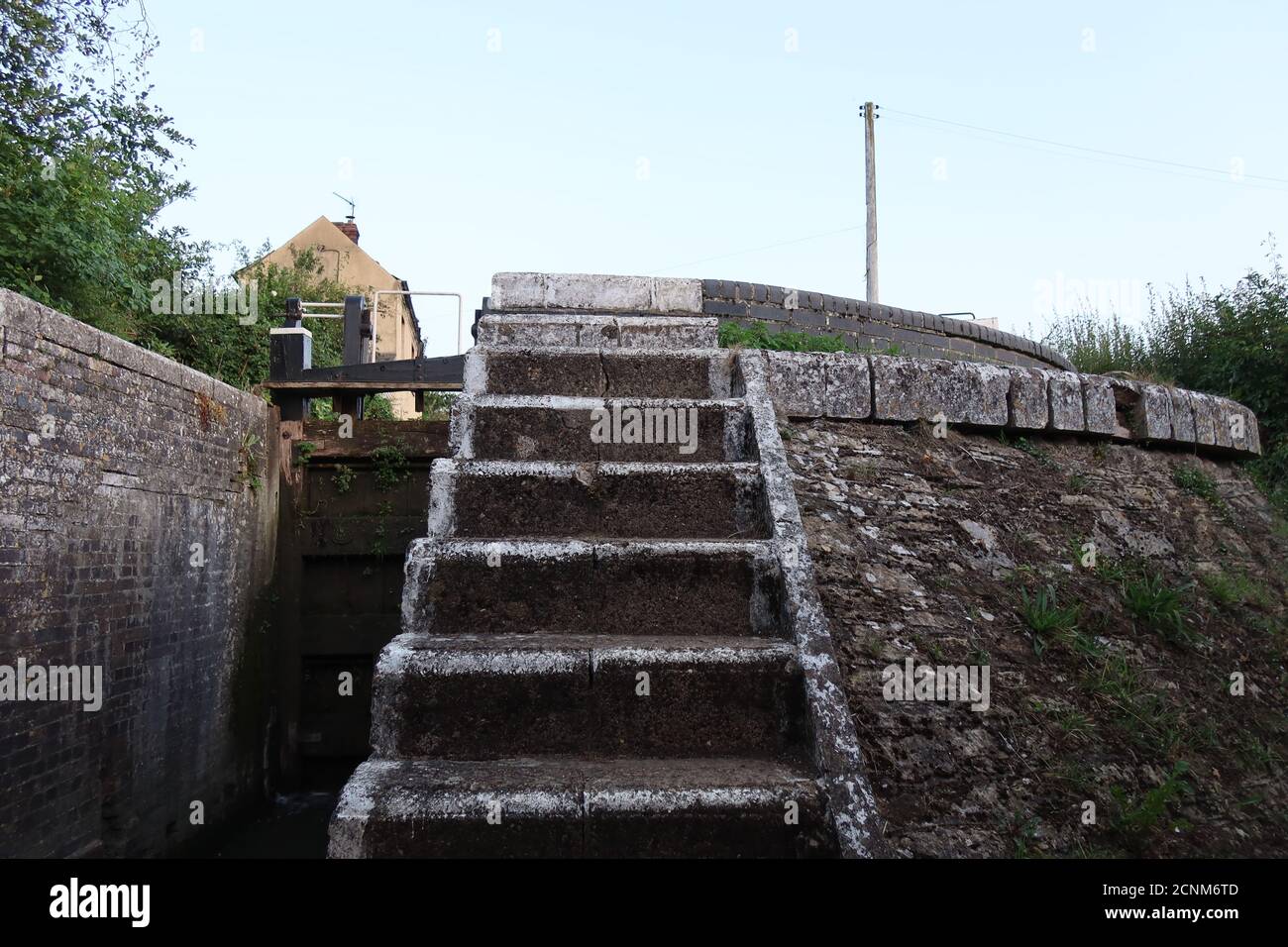 Grants lock 30 Listed Building. Burnt out lock keepers house fire ruins ...