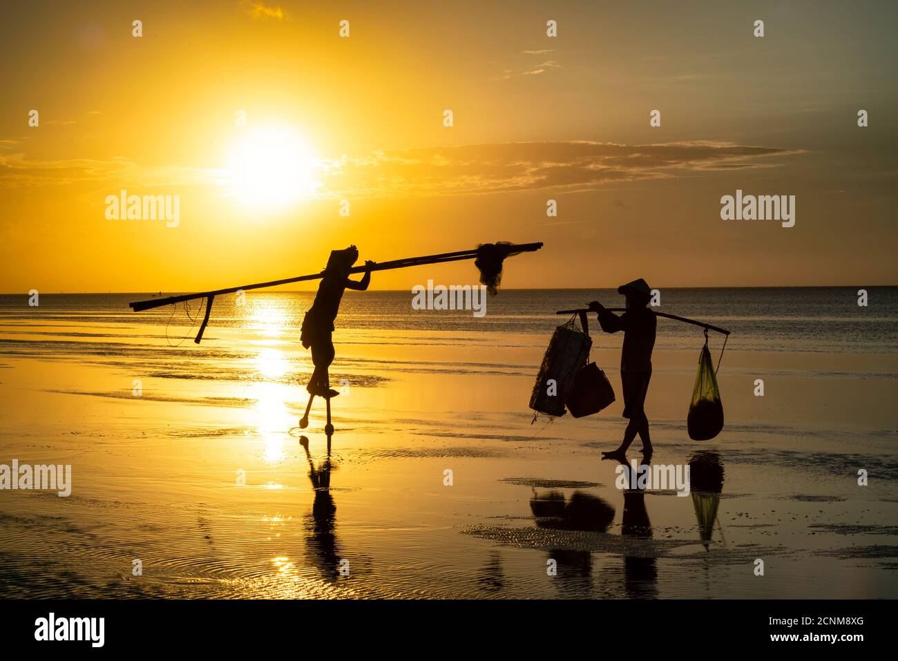 Shadow fishermen in the early morning Stock Photo - Alamy