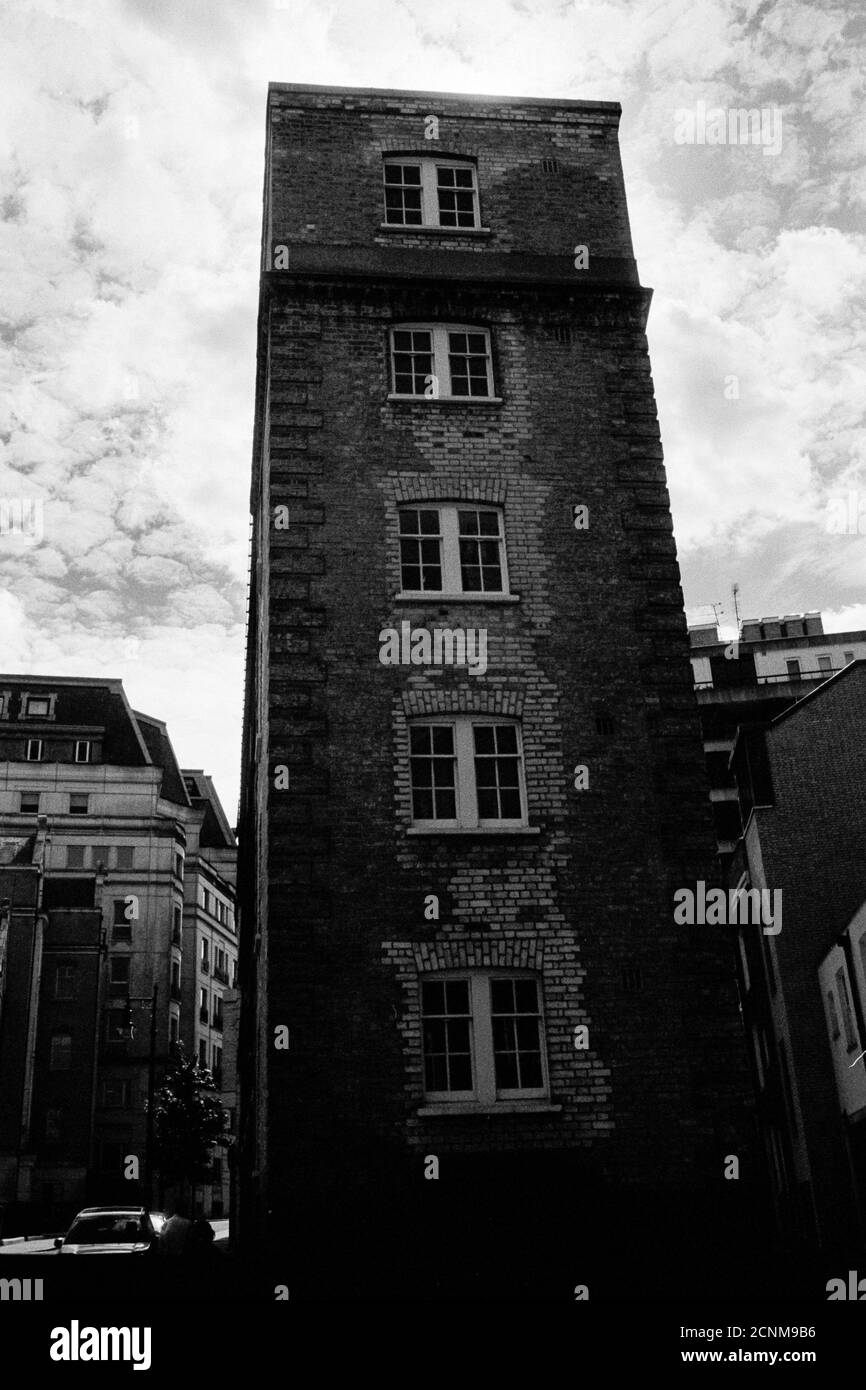 London united kingdom multi storey residential hi-res stock photography ...