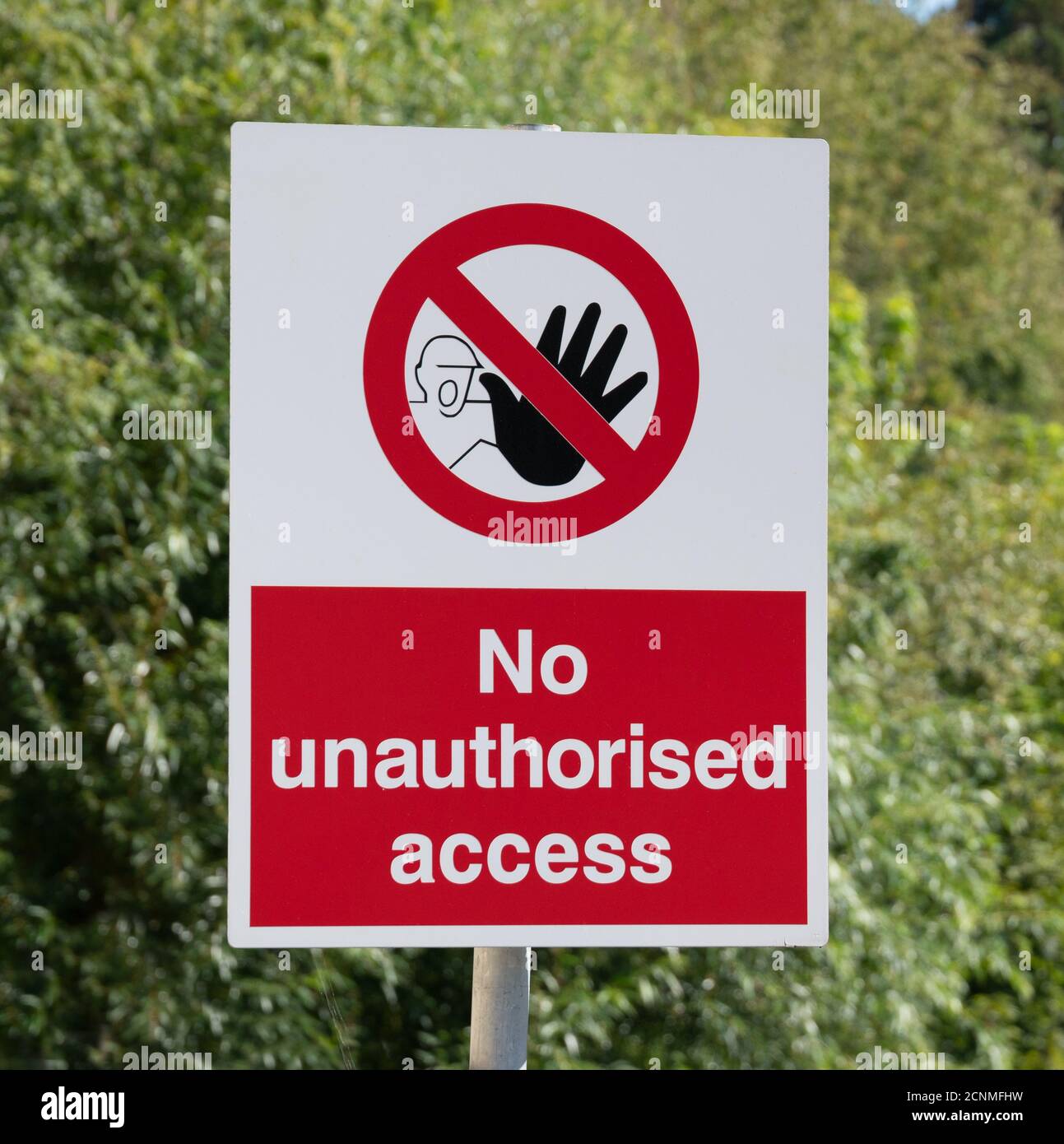 No unauthorised access sign, United Kingdom Stock Photo - Alamy