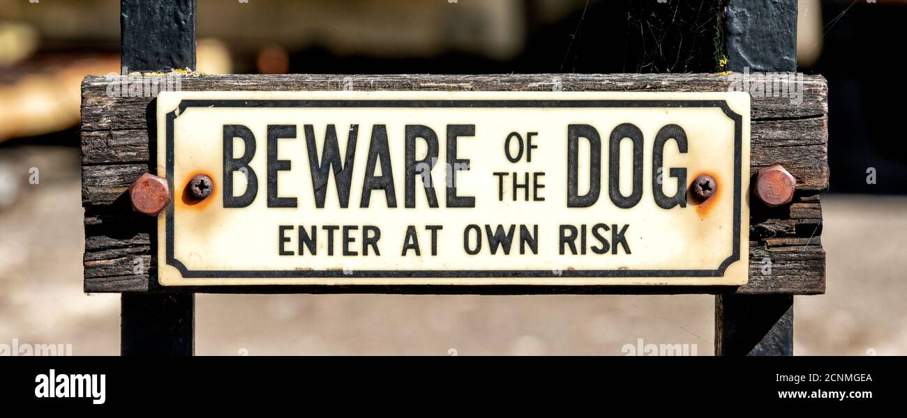 Beware animals sign hi-res stock photography and images - Alamy