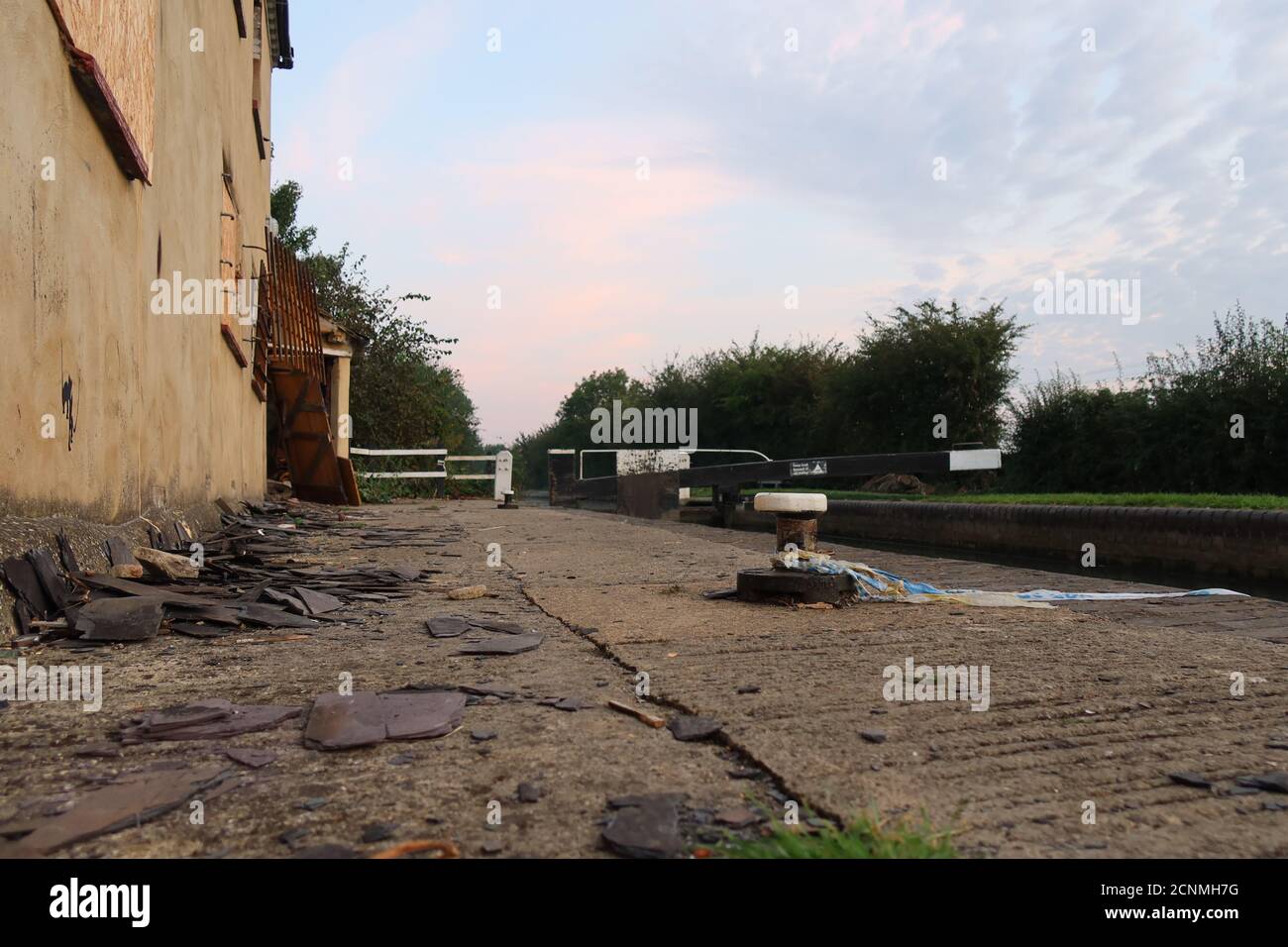 Grants lock 30 Listed Building. Burnt out lock keepers house fire ruins ...