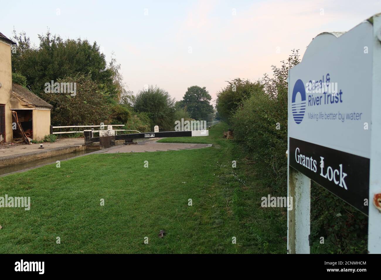 Grants lock 30 Listed Building. Burnt out lock keepers house fire ruins ...