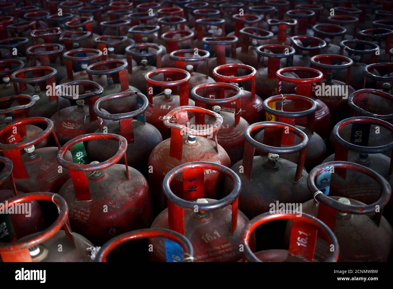 Empty gas cylinders hi-res stock photography and images - Alamy