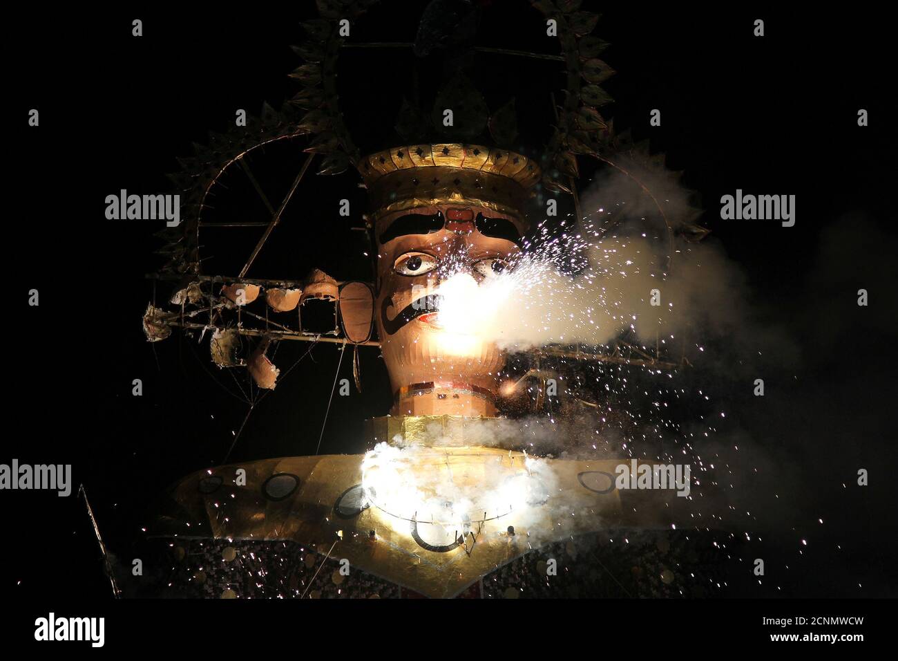India fireworks celebrations hi-res stock photography and images - Alamy