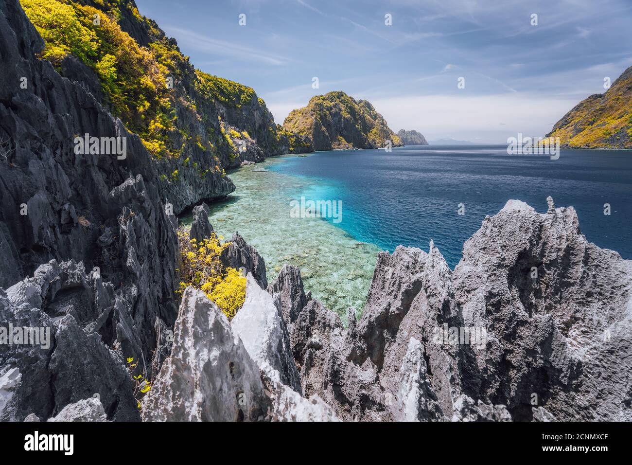 The famous view of the Tapiutan Strait in El Nido, Palawan ...