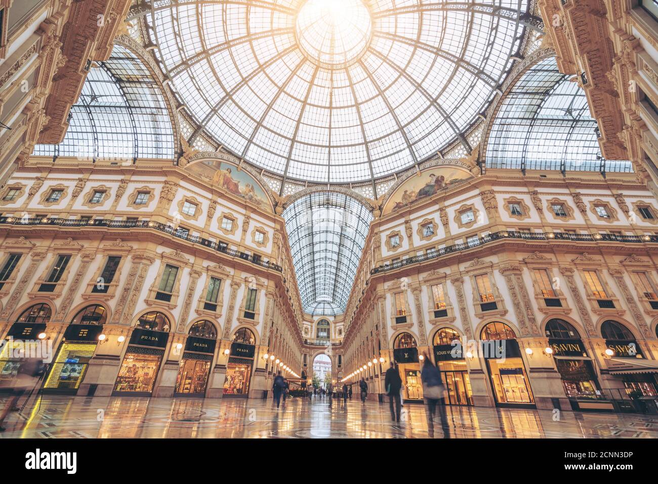 Shopping mall dome roof arch hi-res stock photography and images - Alamy