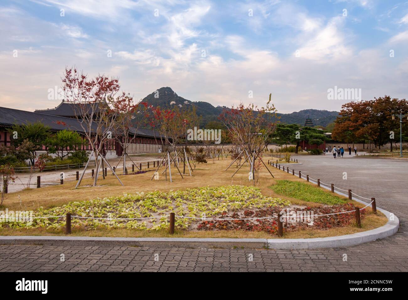 Gyeongbokgung palace grounds hi-res stock photography and images - Alamy