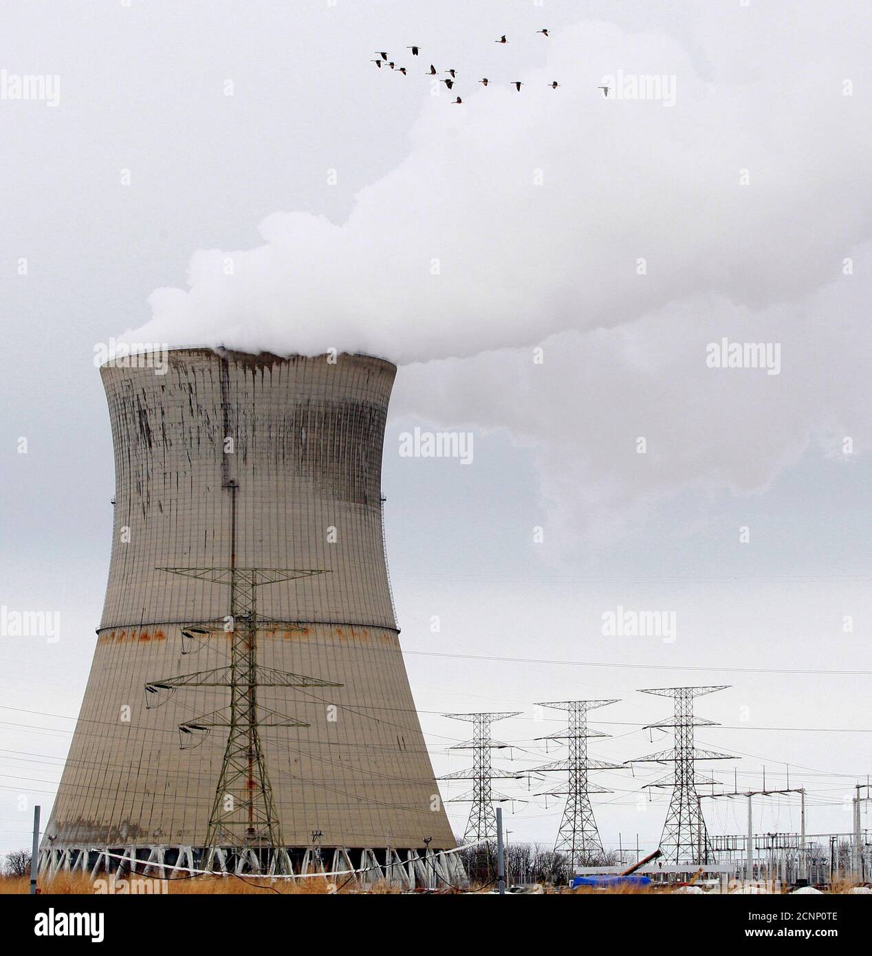 Power station cooling tower hi-res stock photography and images - Alamy