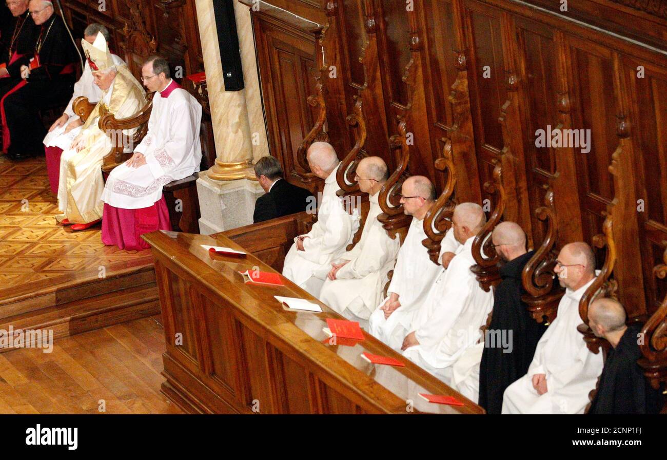 Cloistered order hi-res stock photography and images - Alamy