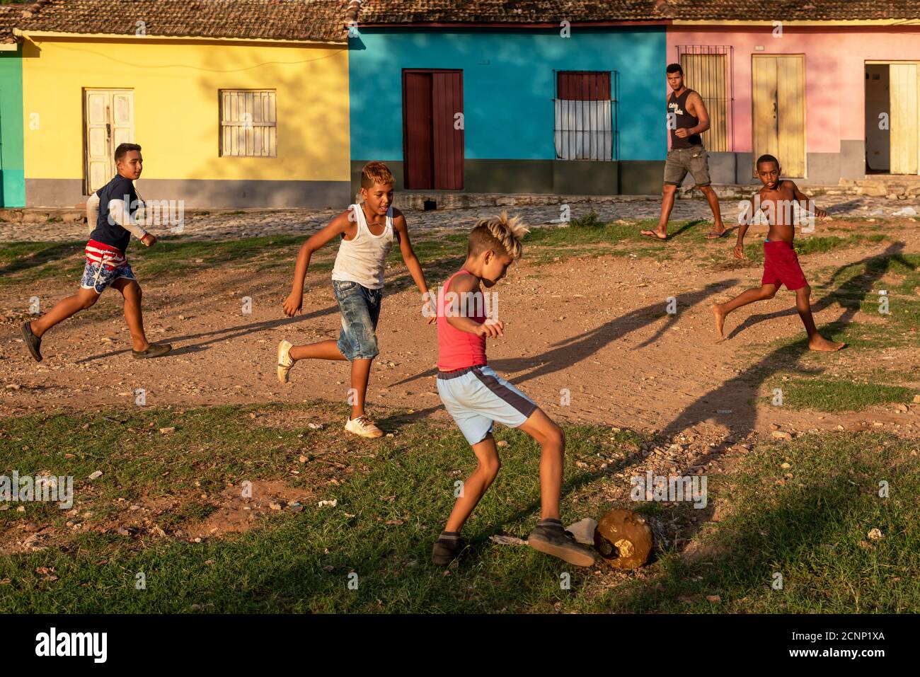 Cuban kids playing street football hi-res stock photography and images ...