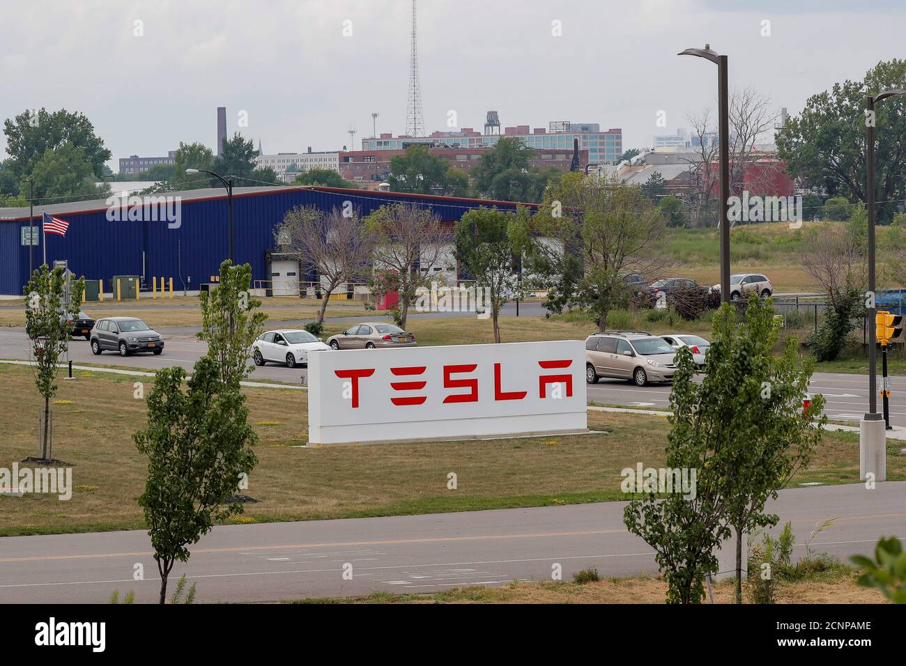 Solar roof tesla hi-res stock photography and images - Alamy