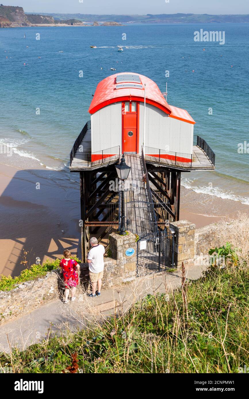 Grand designs lifeboat station hi-res stock photography and images - Alamy